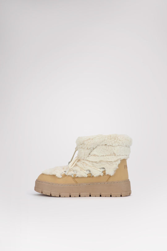 Cyra Women's Lace Up Boot | Pajar Canada